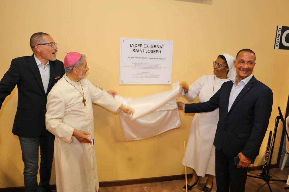 Inauguration du Lycée Externat Saint-Joseph de Cluny - Collectivité ...